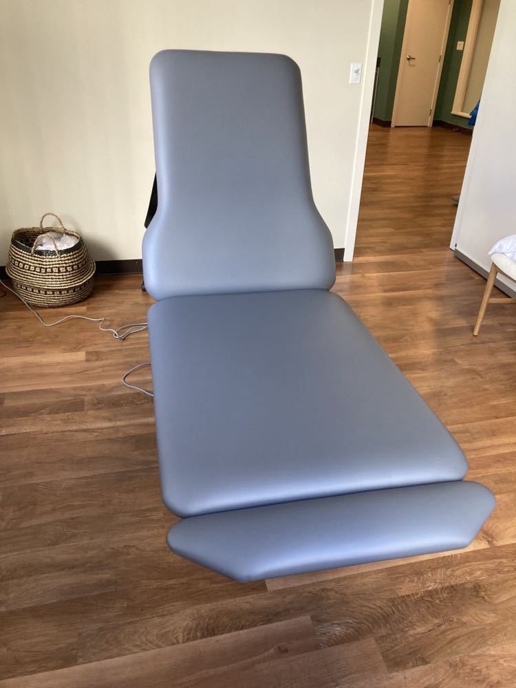 Eurolift 2002 Osteo - Kor Table - HealthMed Distributors Inc